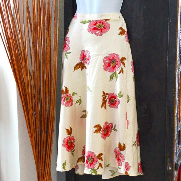 Haute Monde | Skirts | Haute Monde Brand Floral Mid Length Print Silk ...